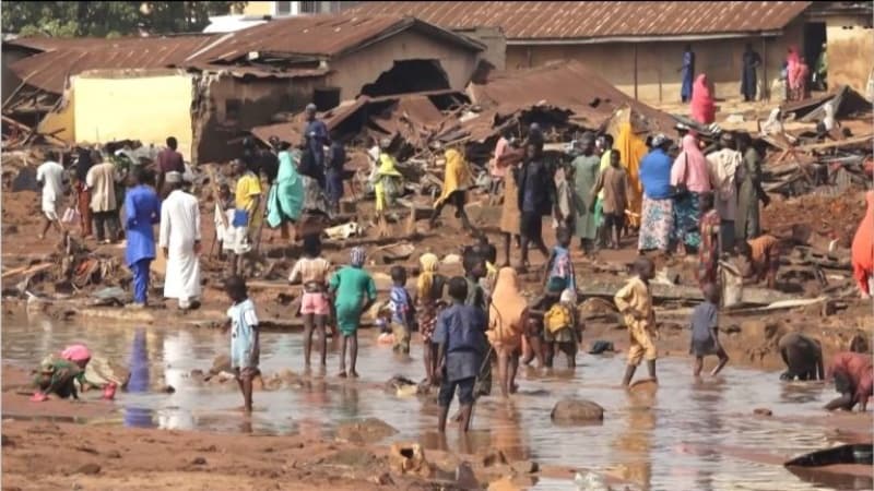 Mokwa flood victims decry food shortage, poor camp conditions | News Express Nigeria